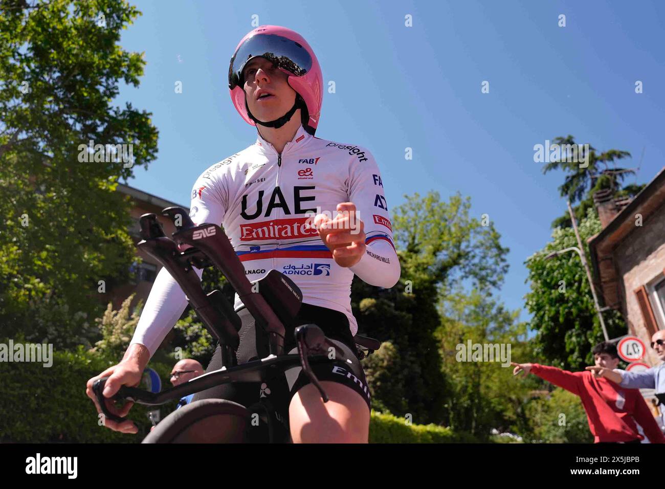 Foligno, Italia. 10th May, 2024. Pogacar Tadej (Team Uae Emirates ...