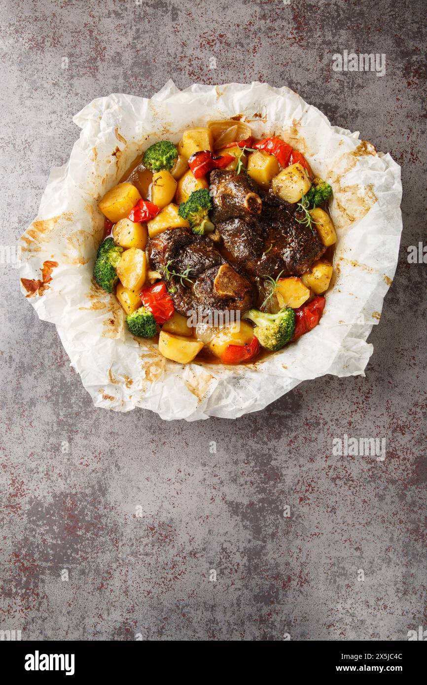 Roasted lamb leg from above hi-res stock photography and images - Alamy