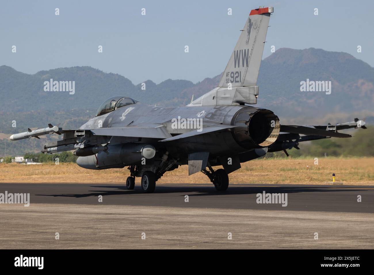 A U.S. Air Force F-16C Fighting Falcon assigned to the 13th Fighter ...
