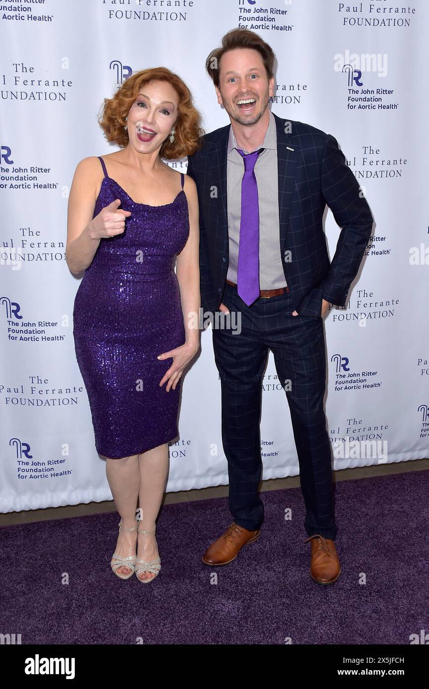 Amy Yasbeck und Tyler Ritter bei der Evening from the Heart Gala 2024 ...