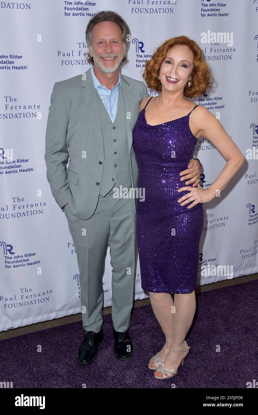 Steven Weber und Amy Yasbeck bei der Evening from the Heart Gala 2024 ...