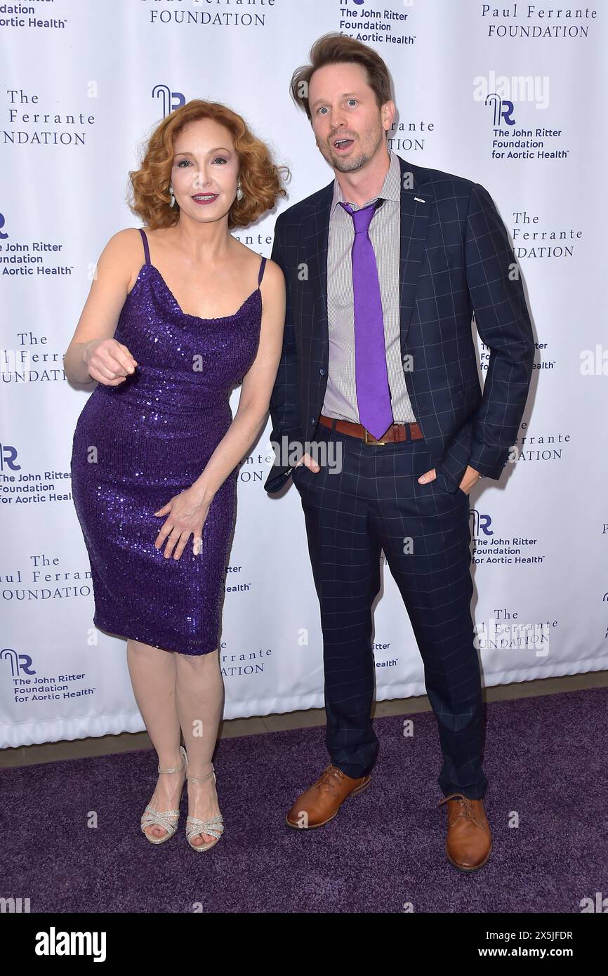 Amy Yasbeck und Tyler Ritter bei der Evening from the Heart Gala 2024 ...