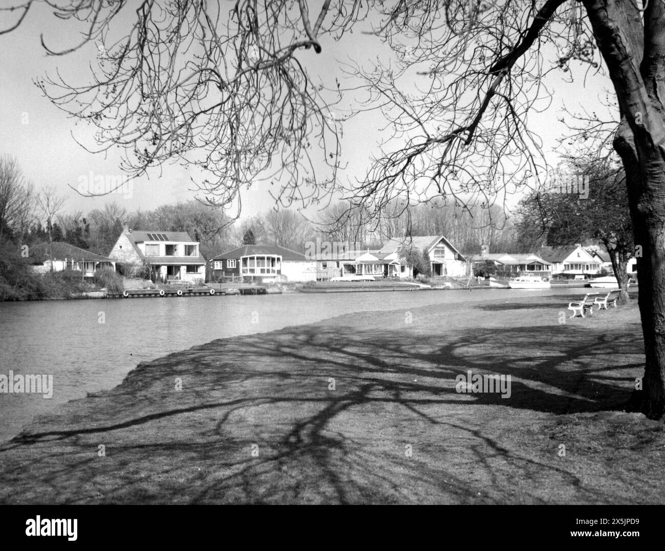 River Thames, Runnymede, Surrey - 1983 Stock Photo - Alamy