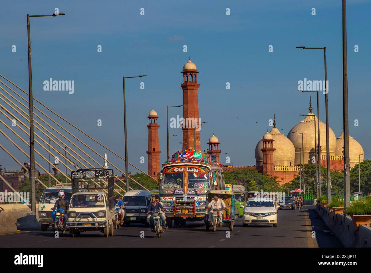 Beautiful view of Badshahi Mosque Lahore Stock Photo - Alamy
