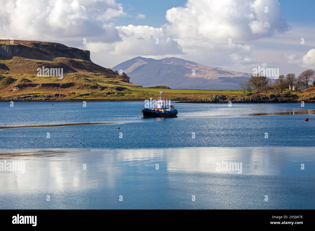 Ferry crossing water bute scotland hi-res stock photography and images ...