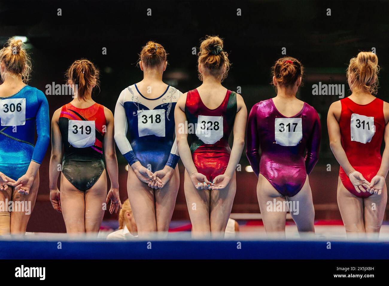 Gymnasts group hi-res stock photography and images - Alamy