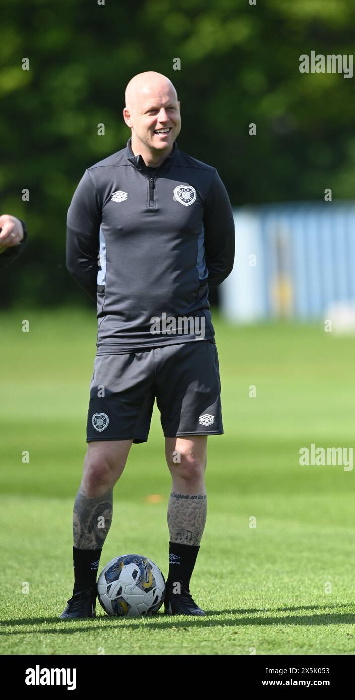 Dundee v hearts hi-res stock photography and images - Alamy