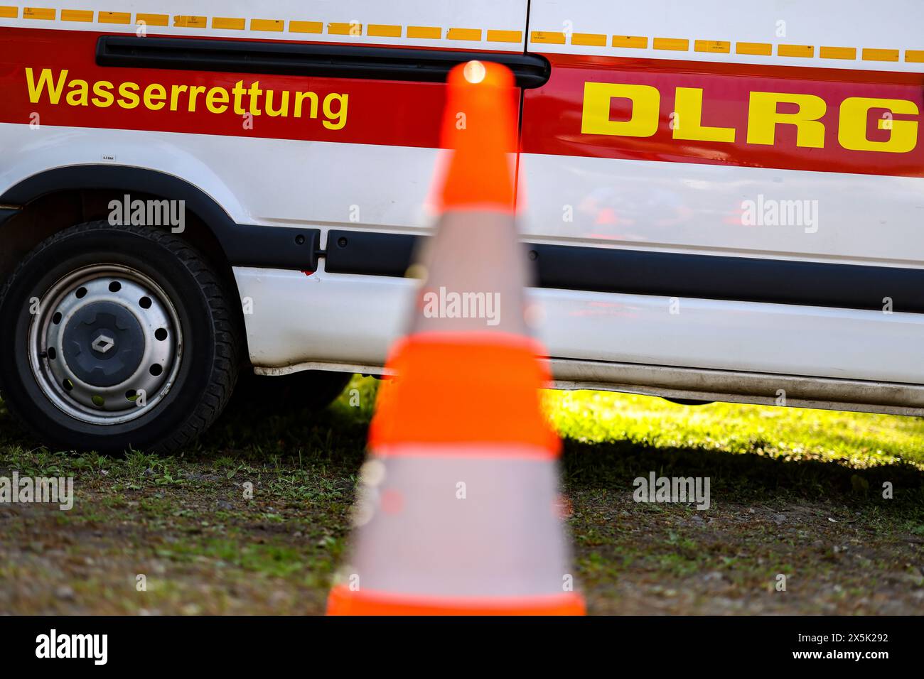 Minden, Germany. 10th May, 2024. A DLRG vehicle during the 2024 DLRG ...