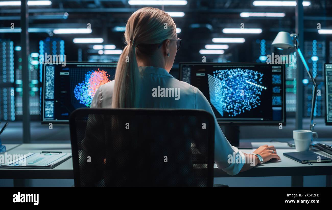 Cybersecurity analysts hi-res stock photography and images - Alamy