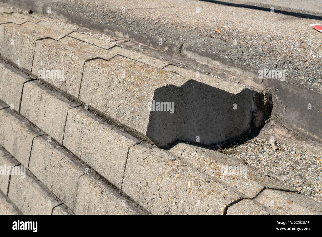 dry stone walls, construction detail of prefabricated walls in gravity ...