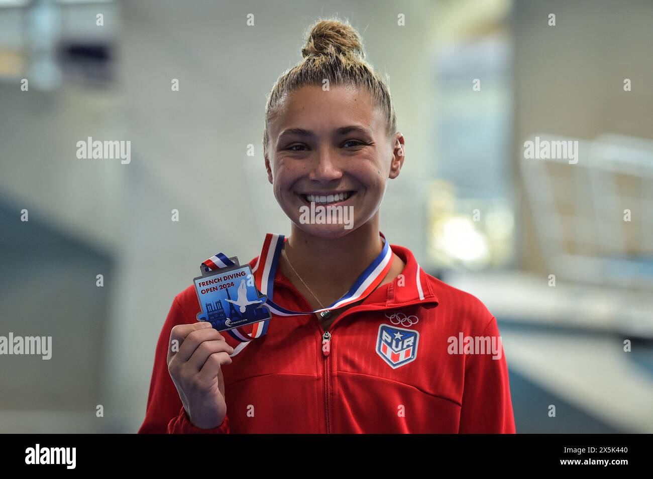 Puerto Rico’s silver medalist Maycey VIETA poses after Women’s 10m ...