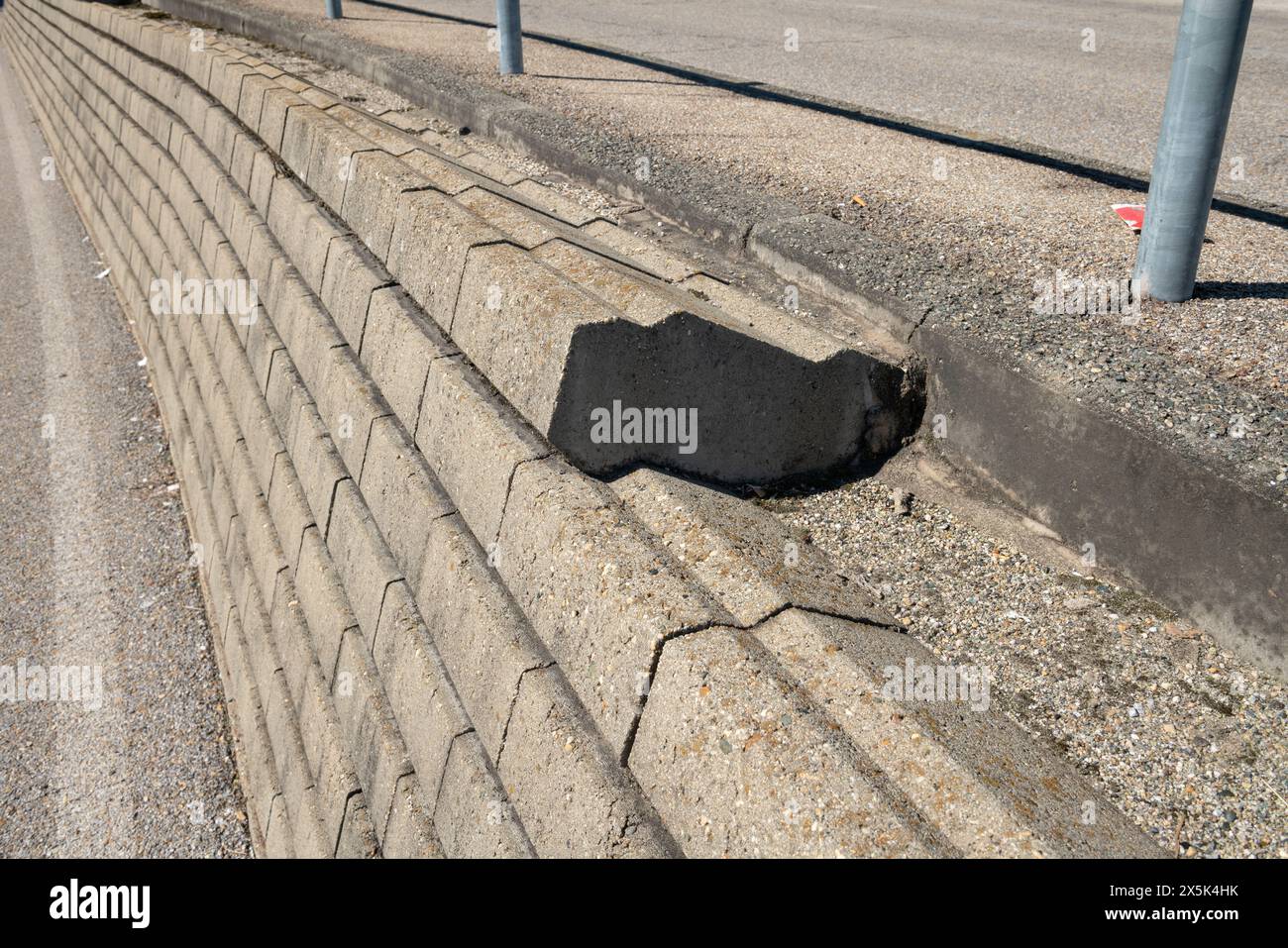 dry stone walls, construction detail of prefabricated walls in gravity ...