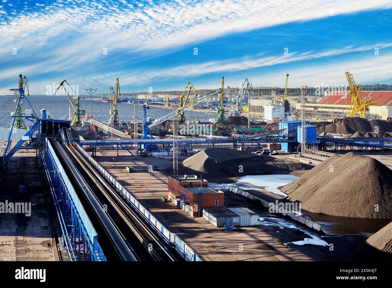 Coal terminal belt conveyor system moves coal from storage yard to ...