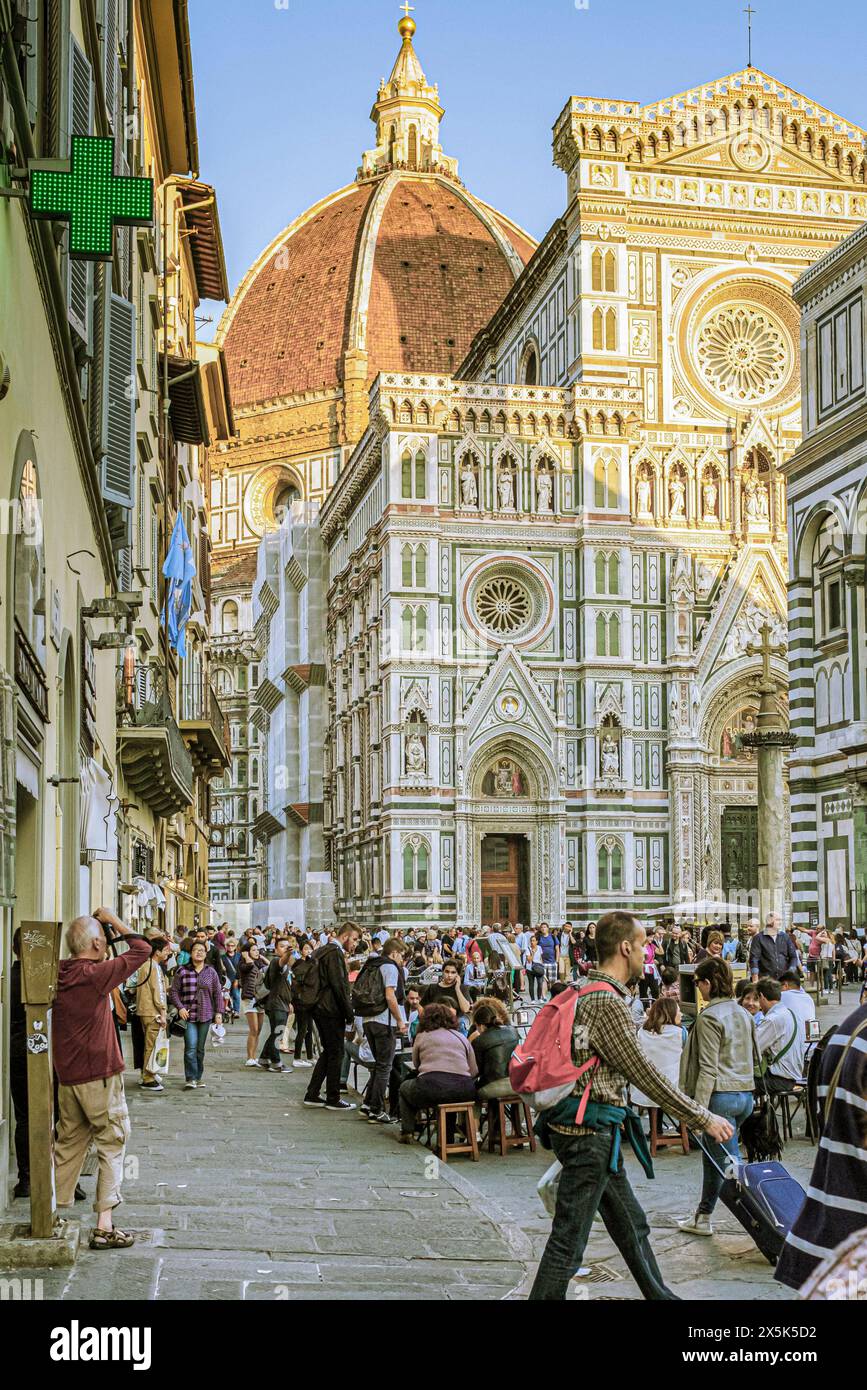 Italy, Florence. People and church. (Editorial Use Only Stock Photo - Alamy