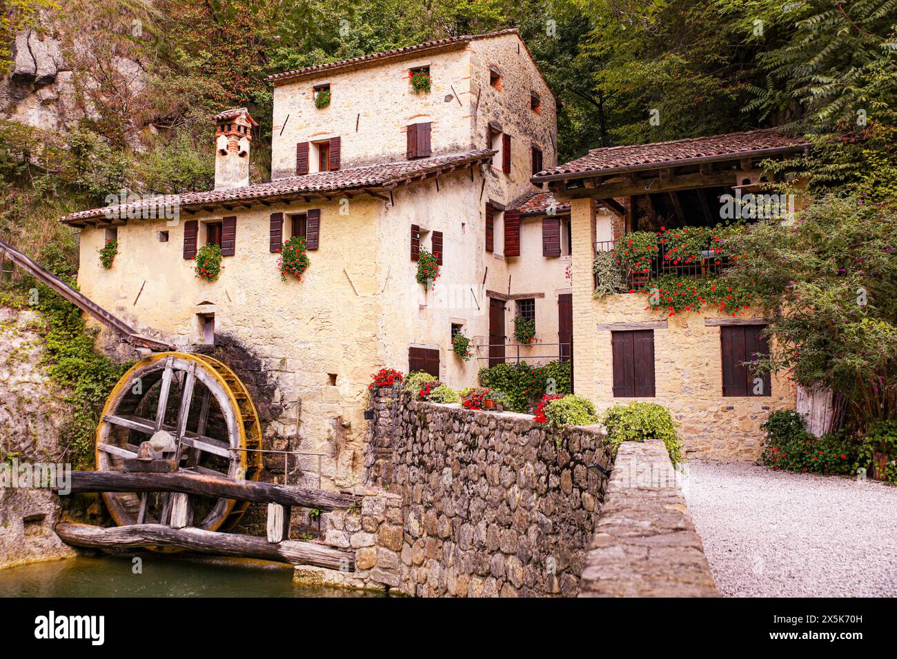 Grain mill italy hi-res stock photography and images - Alamy