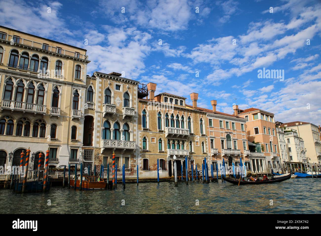 Venetian baroque architecture hi-res stock photography and images - Alamy