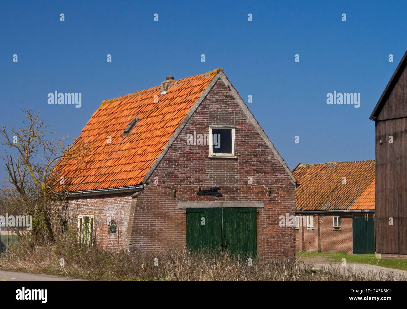 Building is a home hi-res stock photography and images - Alamy