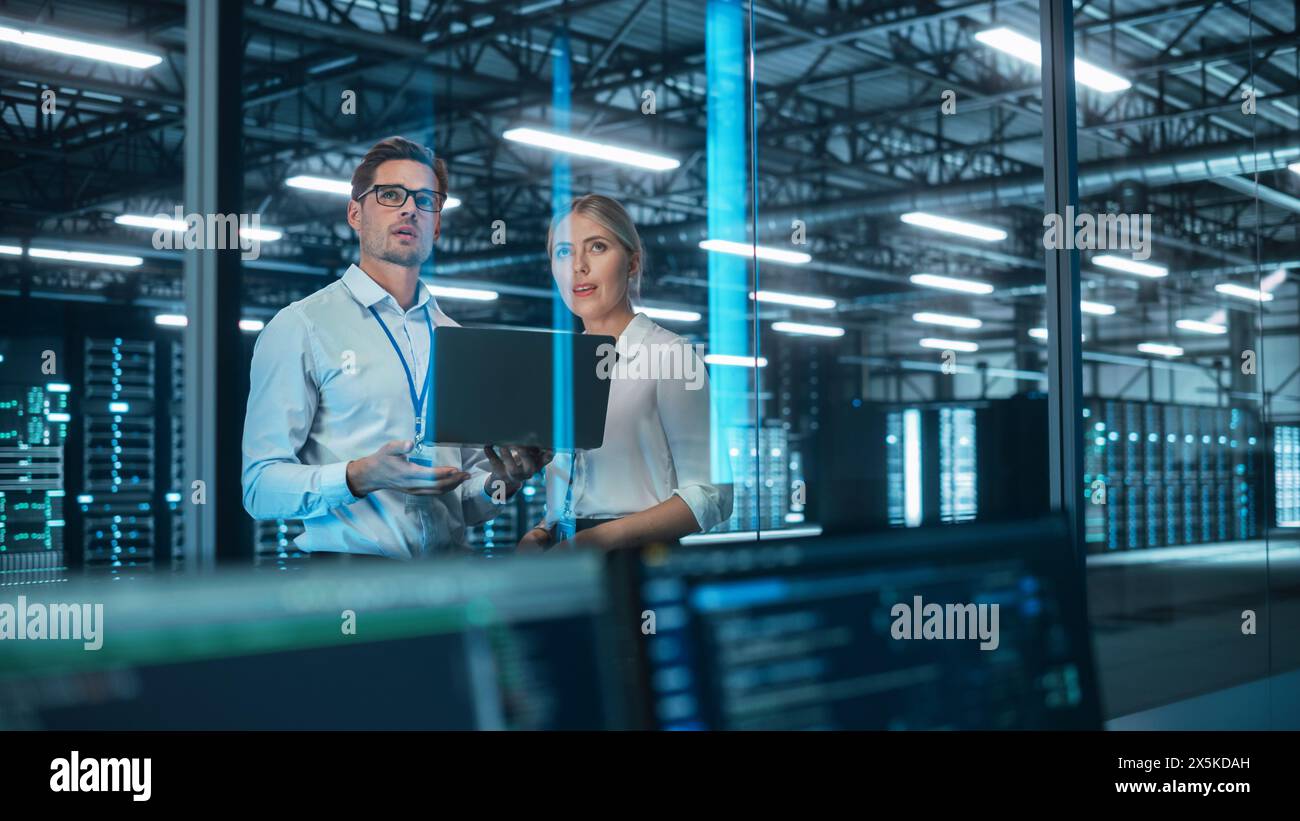 Server management tasks hi-res stock photography and images - Alamy
