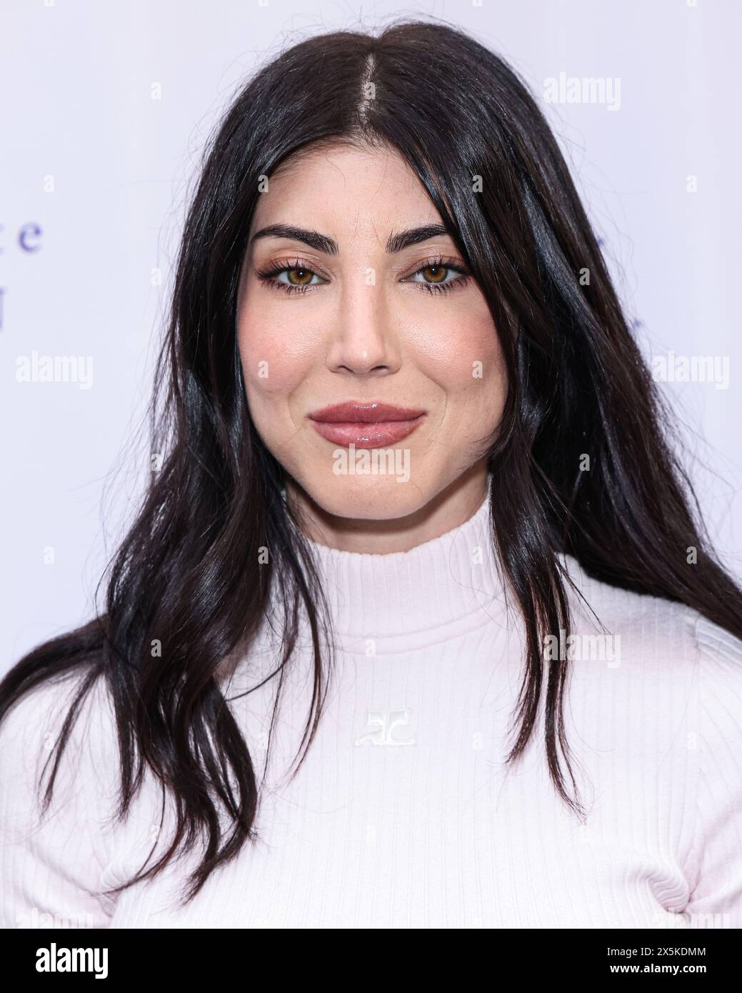 HOLLYWOOD, LOS ANGELES, CALIFORNIA, USA - MAY 09: Briana Cuoco arrives ...