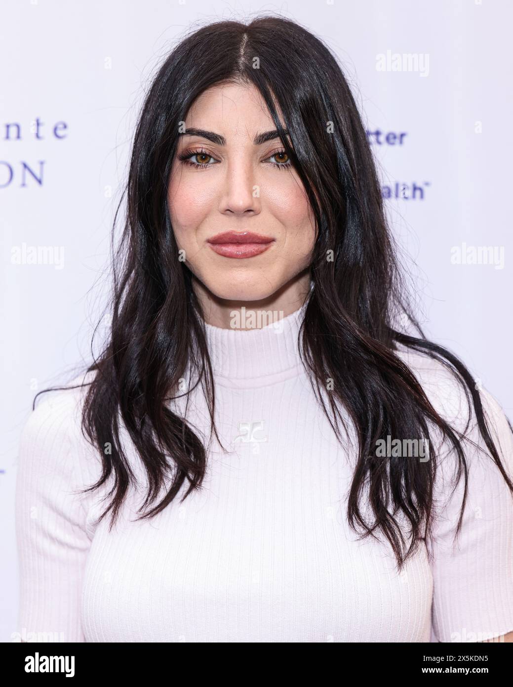 HOLLYWOOD, LOS ANGELES, CALIFORNIA, USA - MAY 09: Briana Cuoco arrives ...