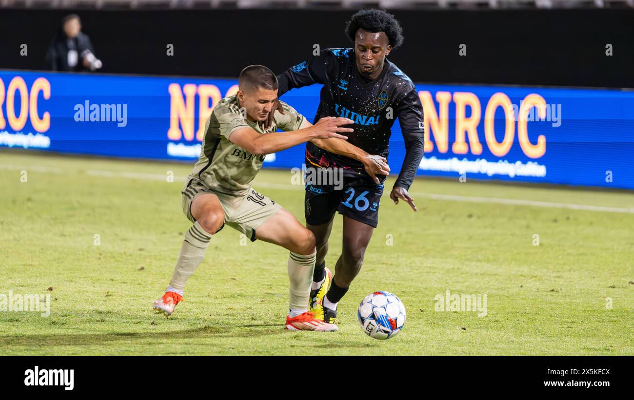 Football players fighting ball hi-res stock photography and images - Alamy