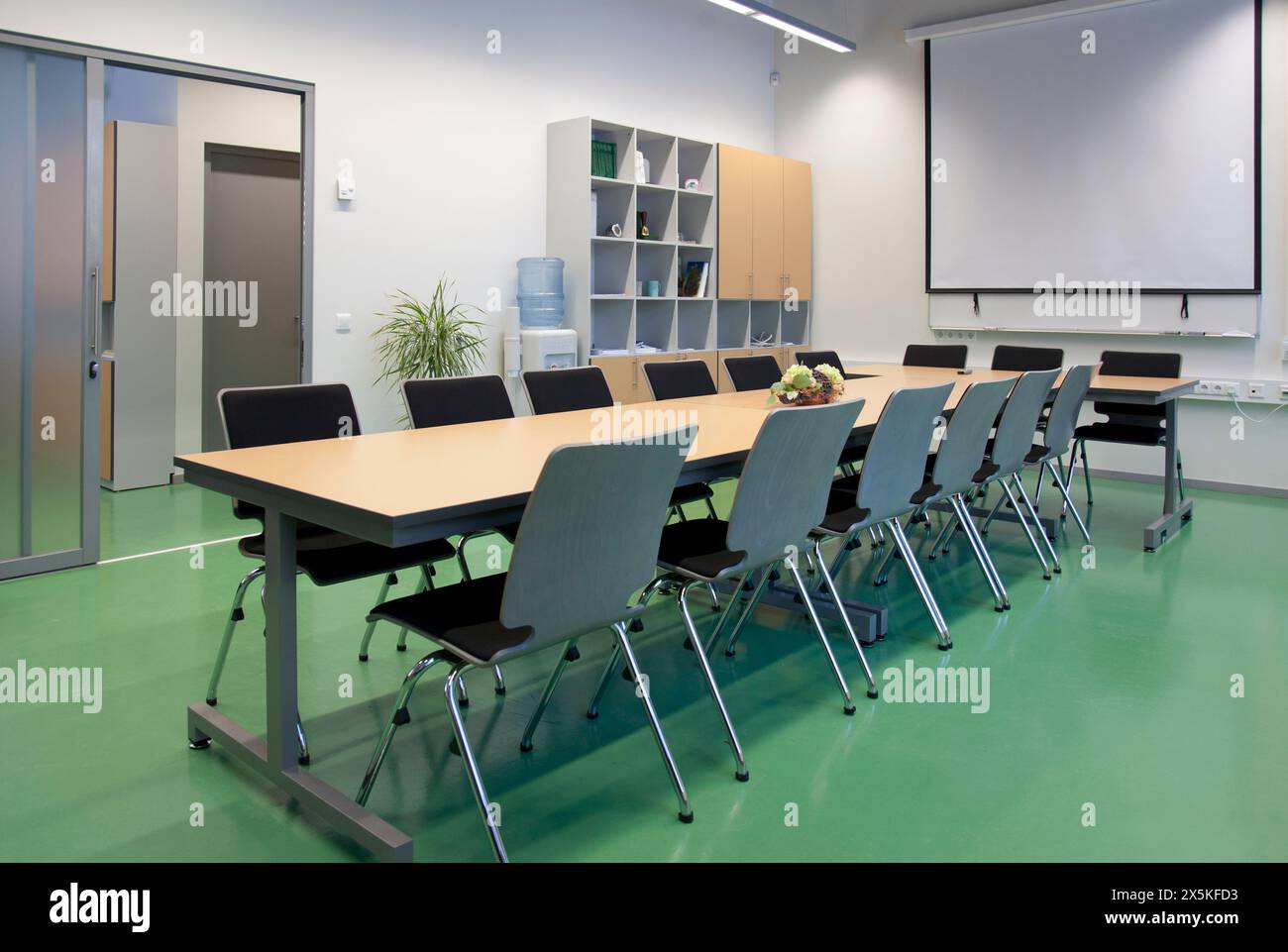 University meeting hi-res stock photography and images - Alamy