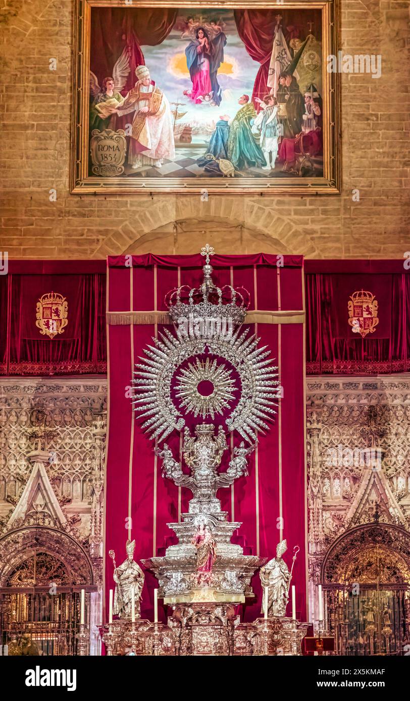 Silver altar seville cathedral hi-res stock photography and images - Alamy