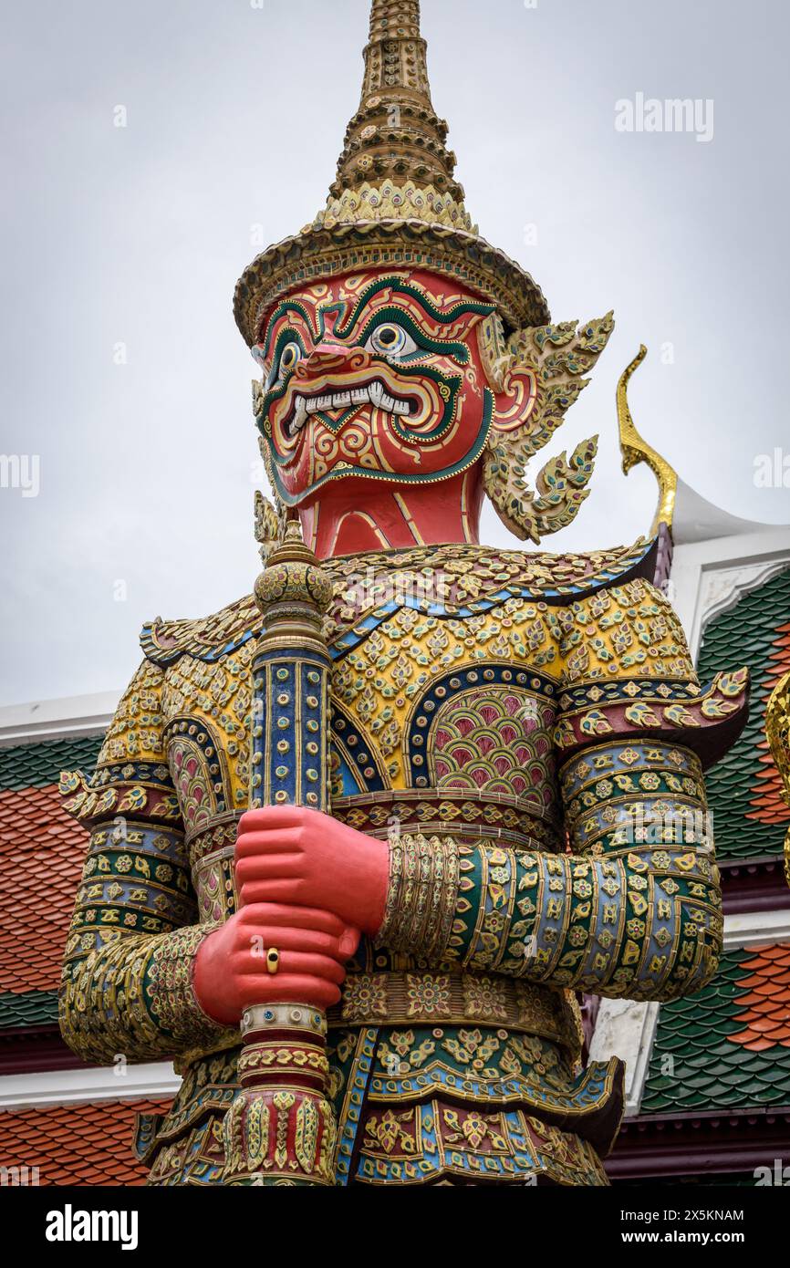 Giant guardian statues wat hi-res stock photography and images - Alamy