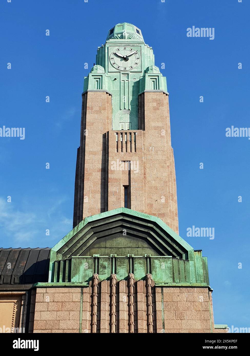 Helsinki Railway Station building, clad in granite,designed by Eliel ...