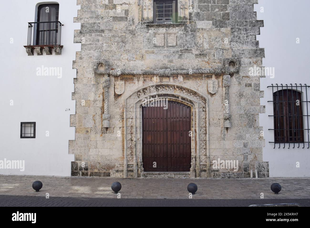 Fachada colonial hi-res stock photography and images - Alamy