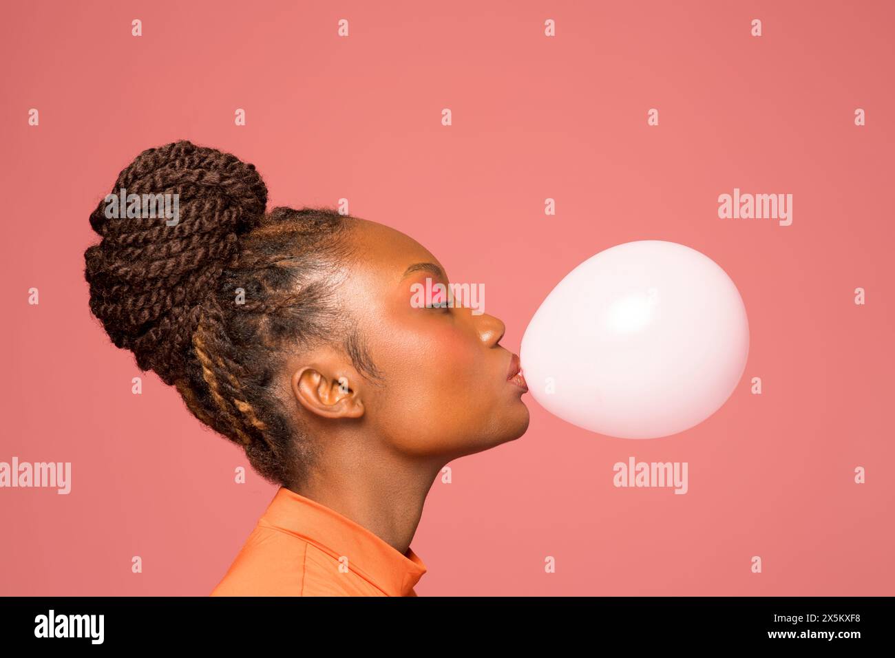 Profile woman closed eyes hi-res stock photography and images - Alamy