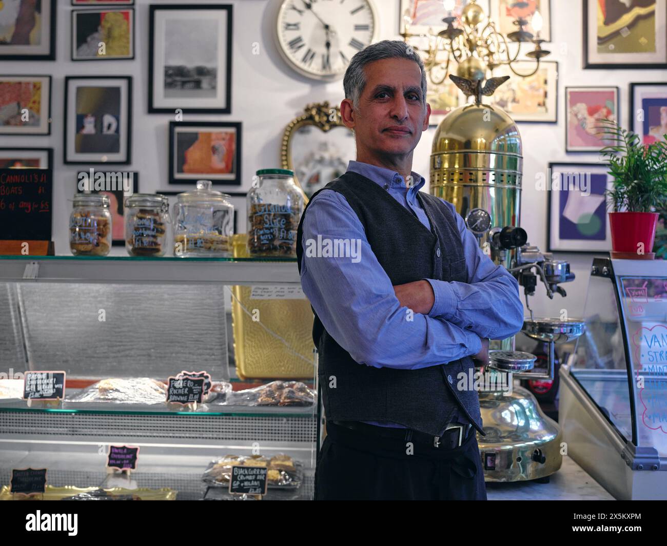 Owner shirt hi-res stock photography and images - Alamy