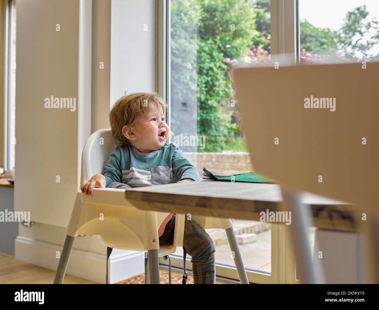 High table hi-res stock photography and images - Alamy