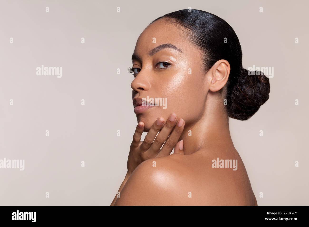 Beautiful woman looking over hi-res stock photography and images - Alamy