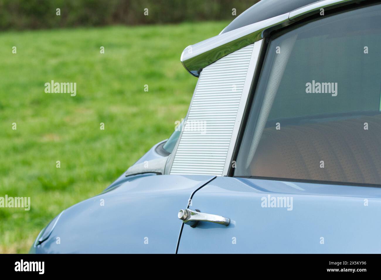 Citroen DS Voiture of 50s and 60s rear end view Stock Photo - Alamy