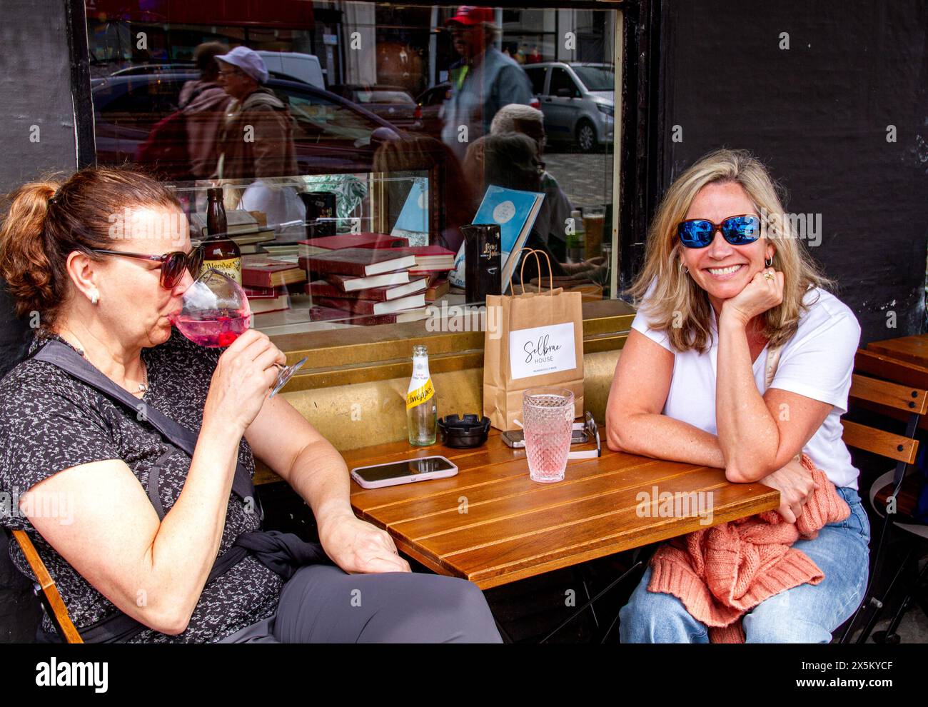 St Andrews, Fife, Scotland, UK. 10th May, 2024. UK Weather: St. Andrews ...