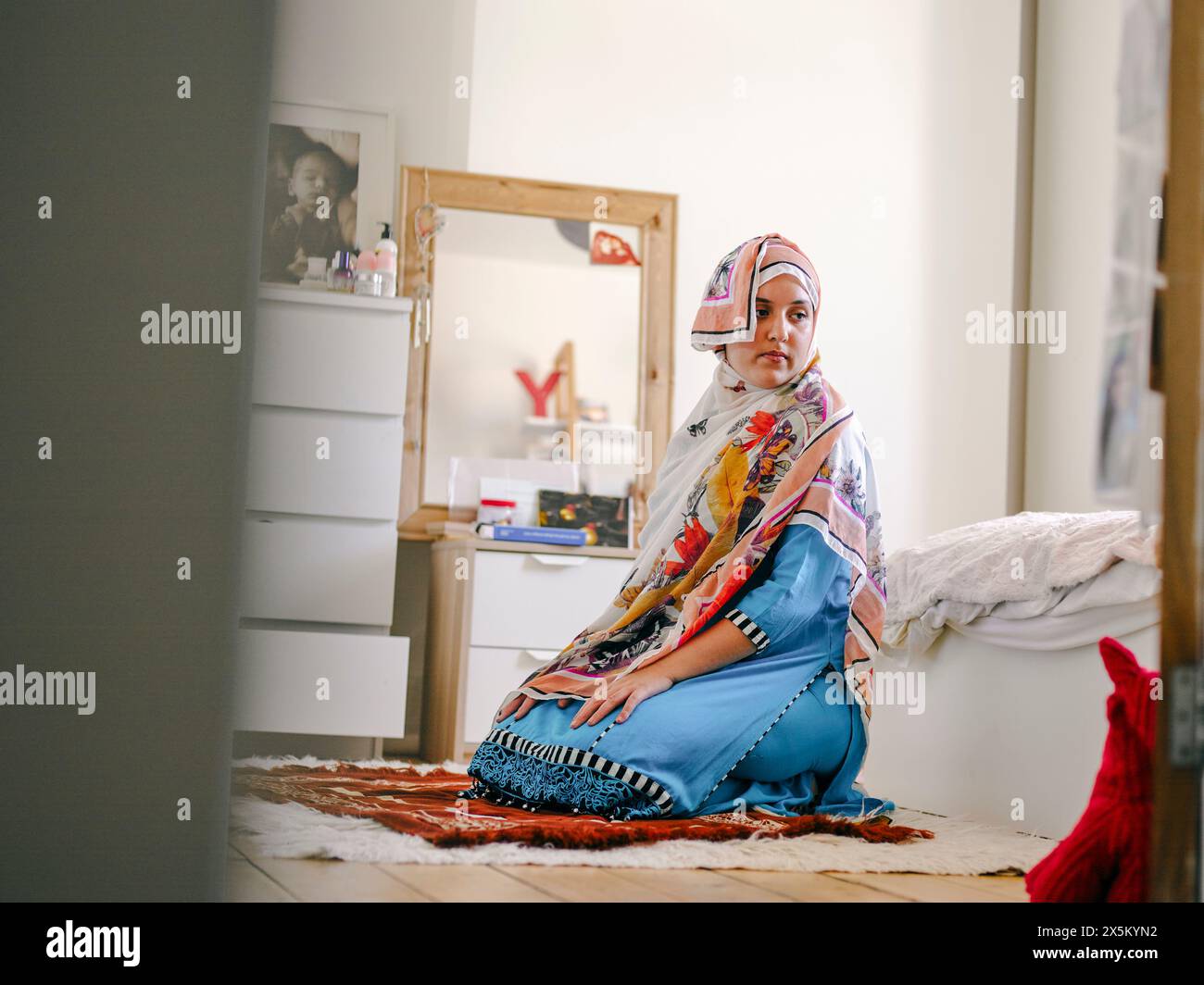 Muslim girl hi-res stock photography and images - Alamy