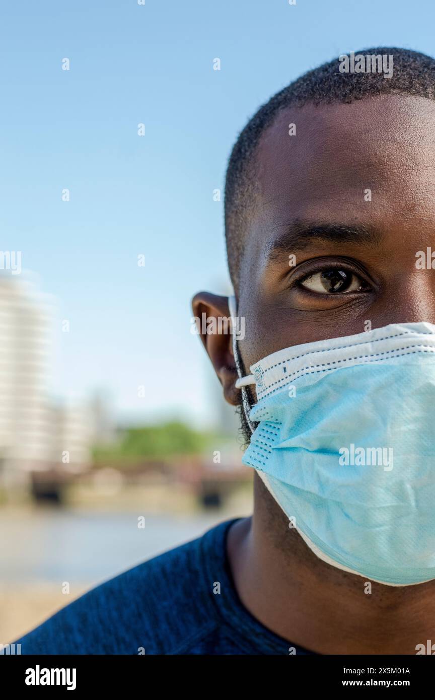 African man wearing covid face hi-res stock photography and images - Alamy