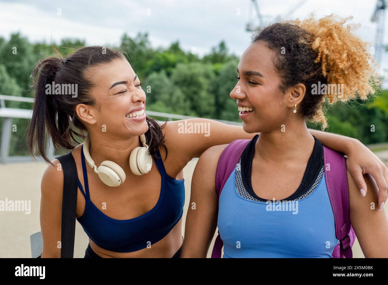 Female embracing hi-res stock photography and images - Alamy