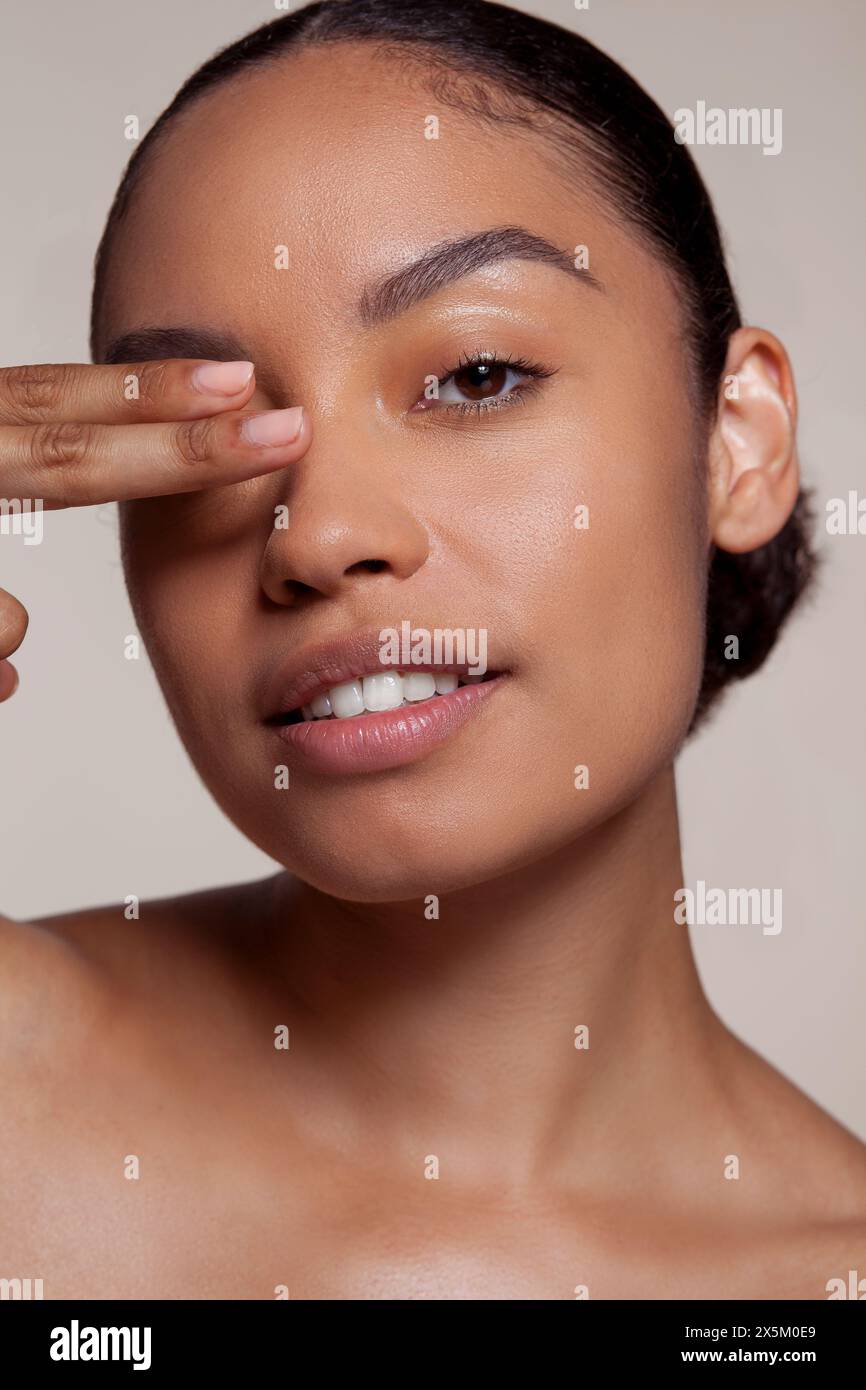 One eye woman hi-res stock photography and images - Alamy