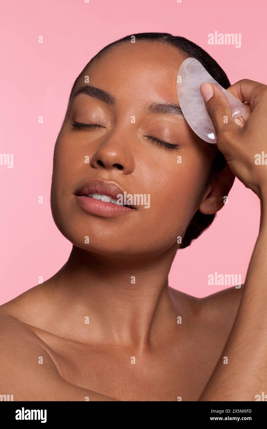 Human using mouth face hi-res stock photography and images - Alamy