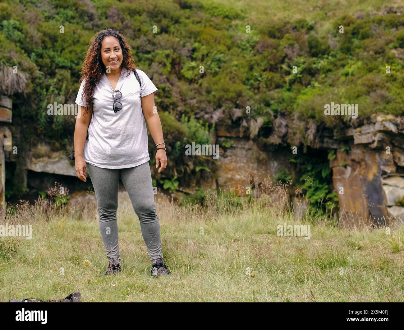 Outdoor portrait of smiling woman Stock Photo - Alamy