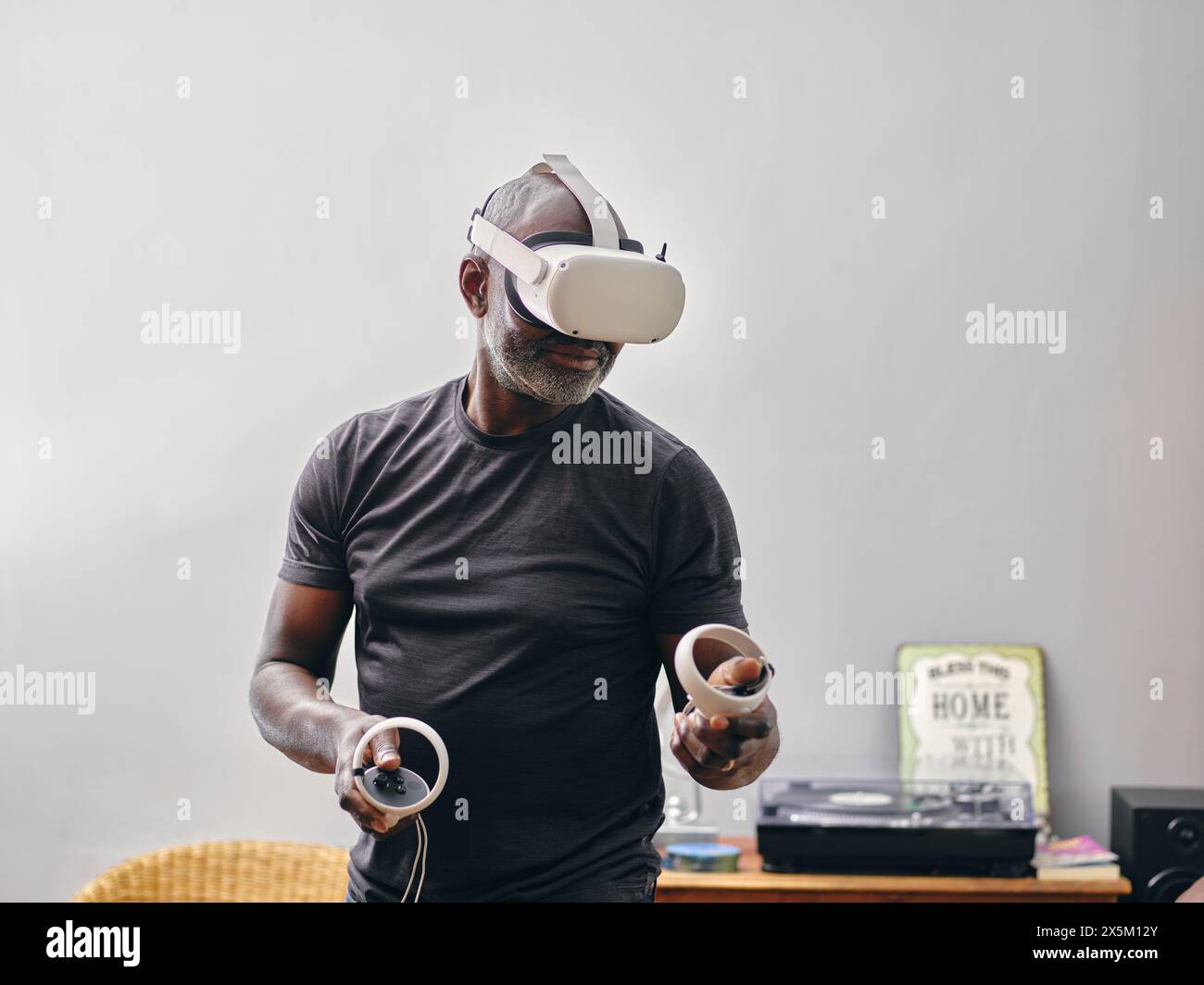 Person playing vr game hi-res stock photography and images - Alamy