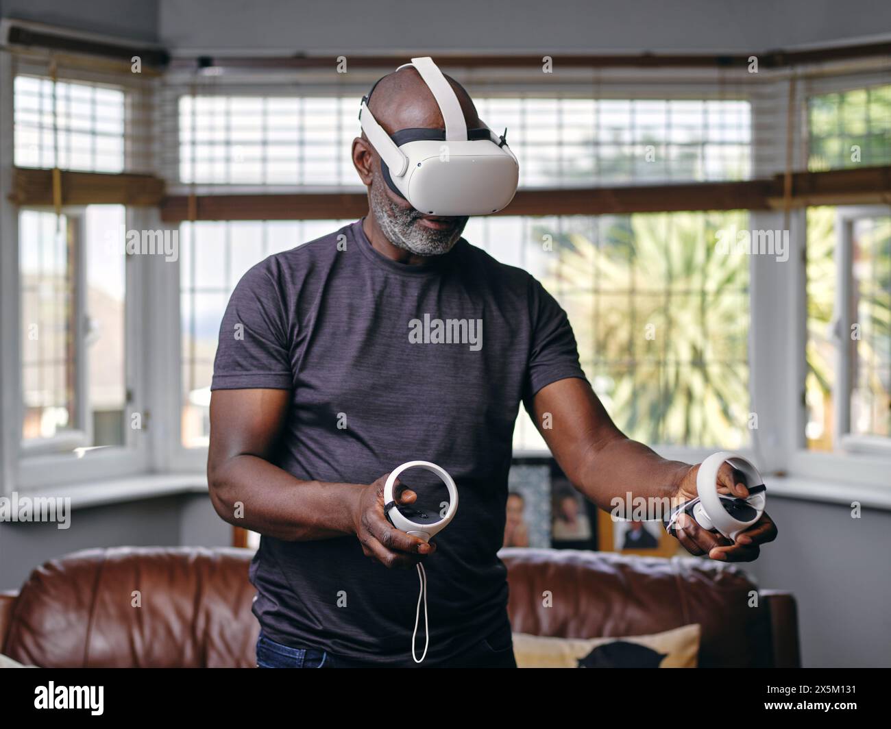 Person playing vr game hi-res stock photography and images - Alamy