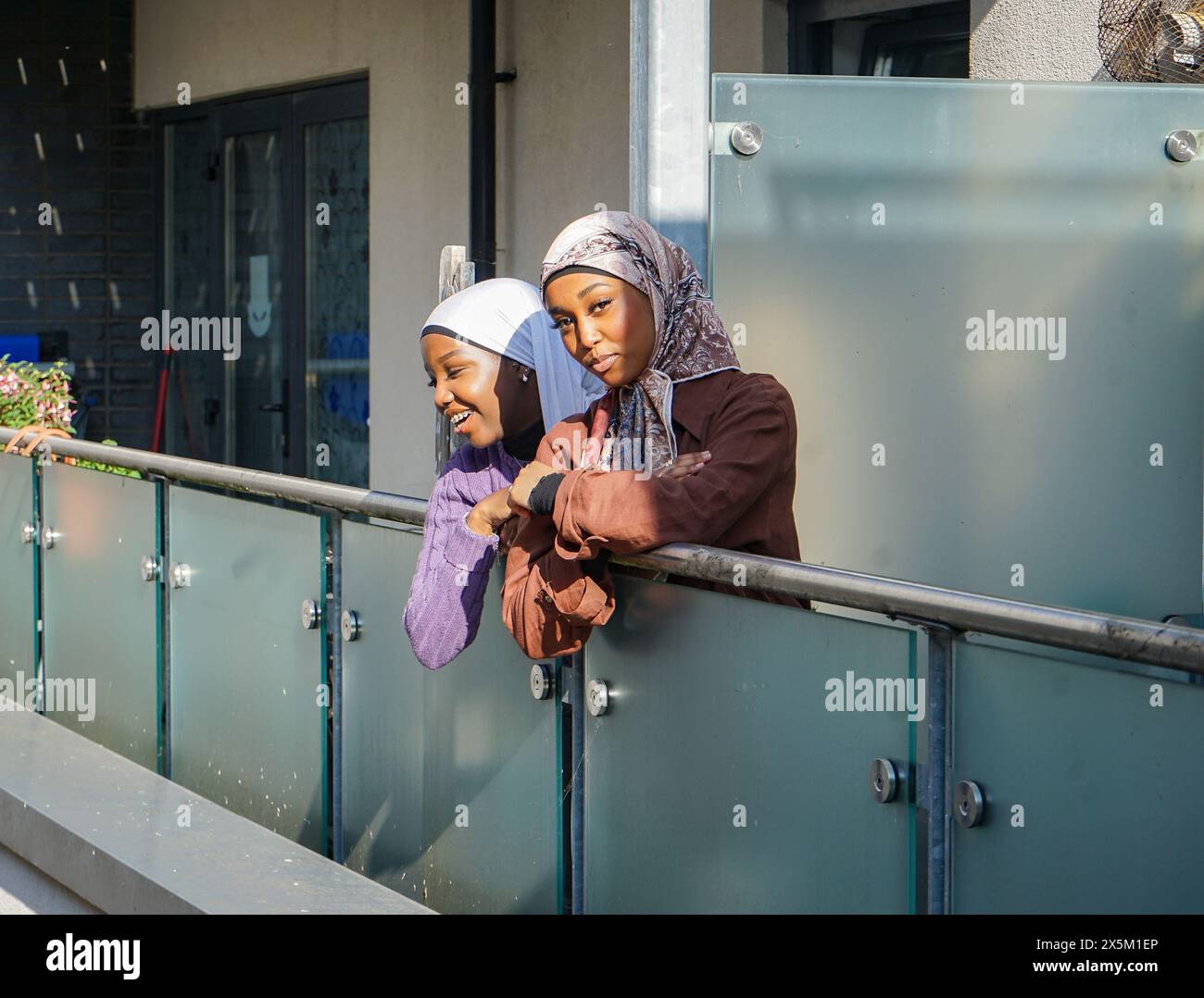 Two muslim women wearing hijab hi-res stock photography and images - Alamy