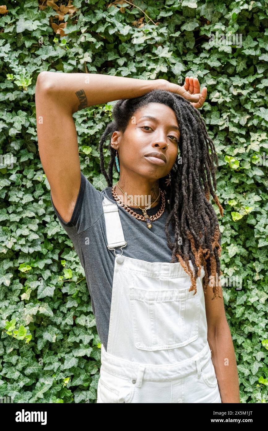 USA, Portrait of stylish young woman outdoors Stock Photo - Alamy