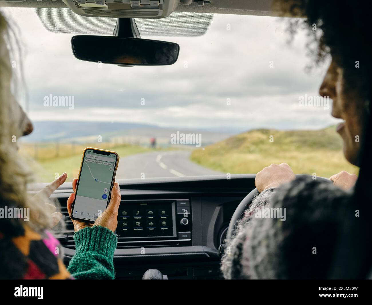 Smart car system hi-res stock photography and images - Alamy