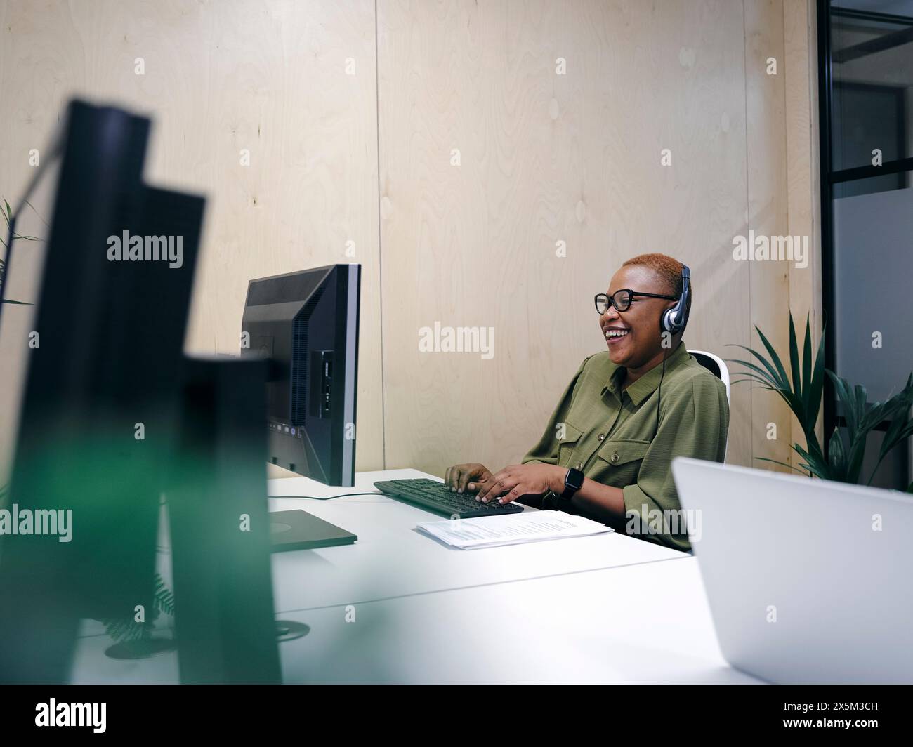 African descent woman using hi-res stock photography and images - Alamy