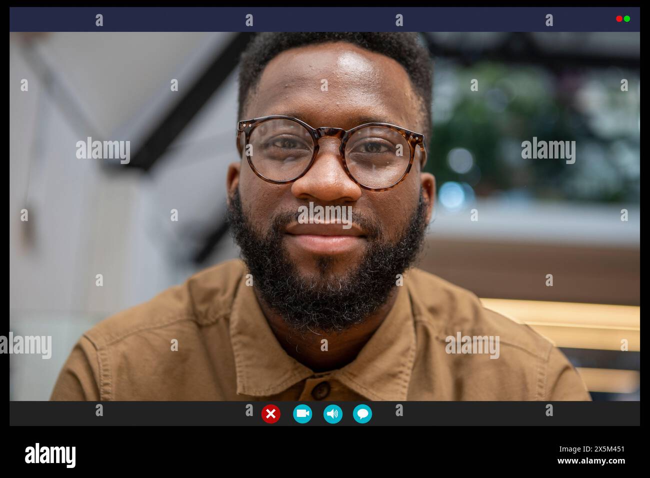 Video conference portrait hi-res stock photography and images - Alamy