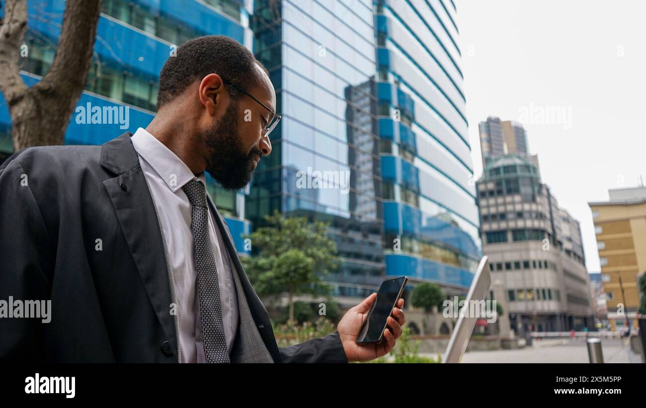 African laptop outside hi-res stock photography and images - Alamy